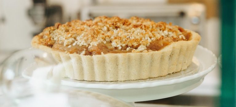 History of Apple Pie – The Adopted American Symbol - ManyEats